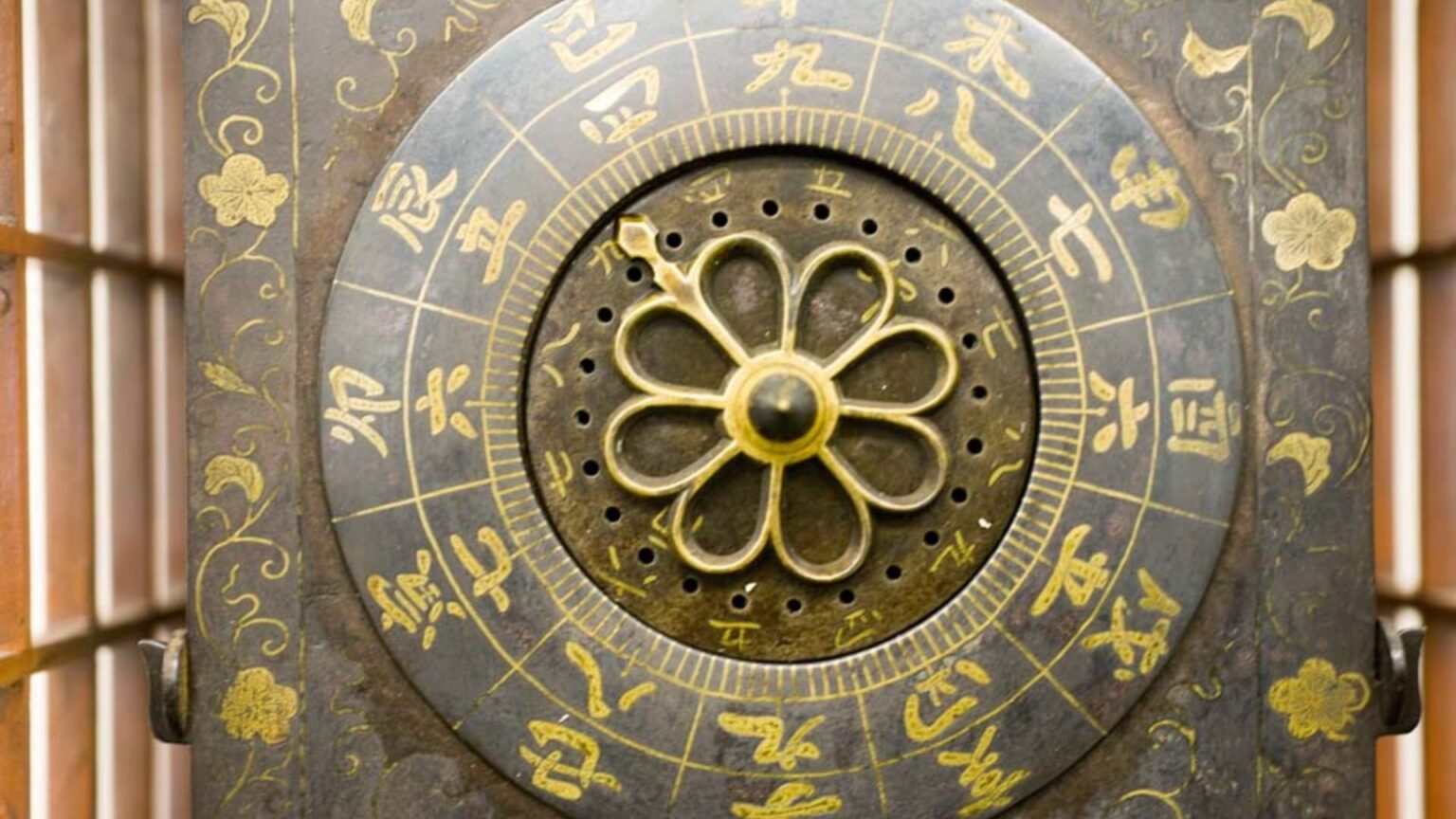 How Japanese Clocks Differ from Western Clocks