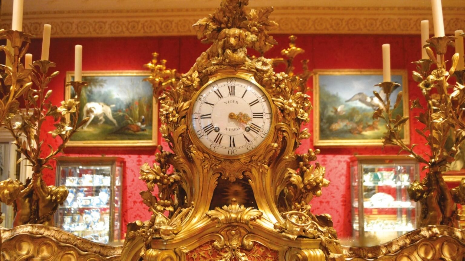 The History of Antique Grandfather Clocks