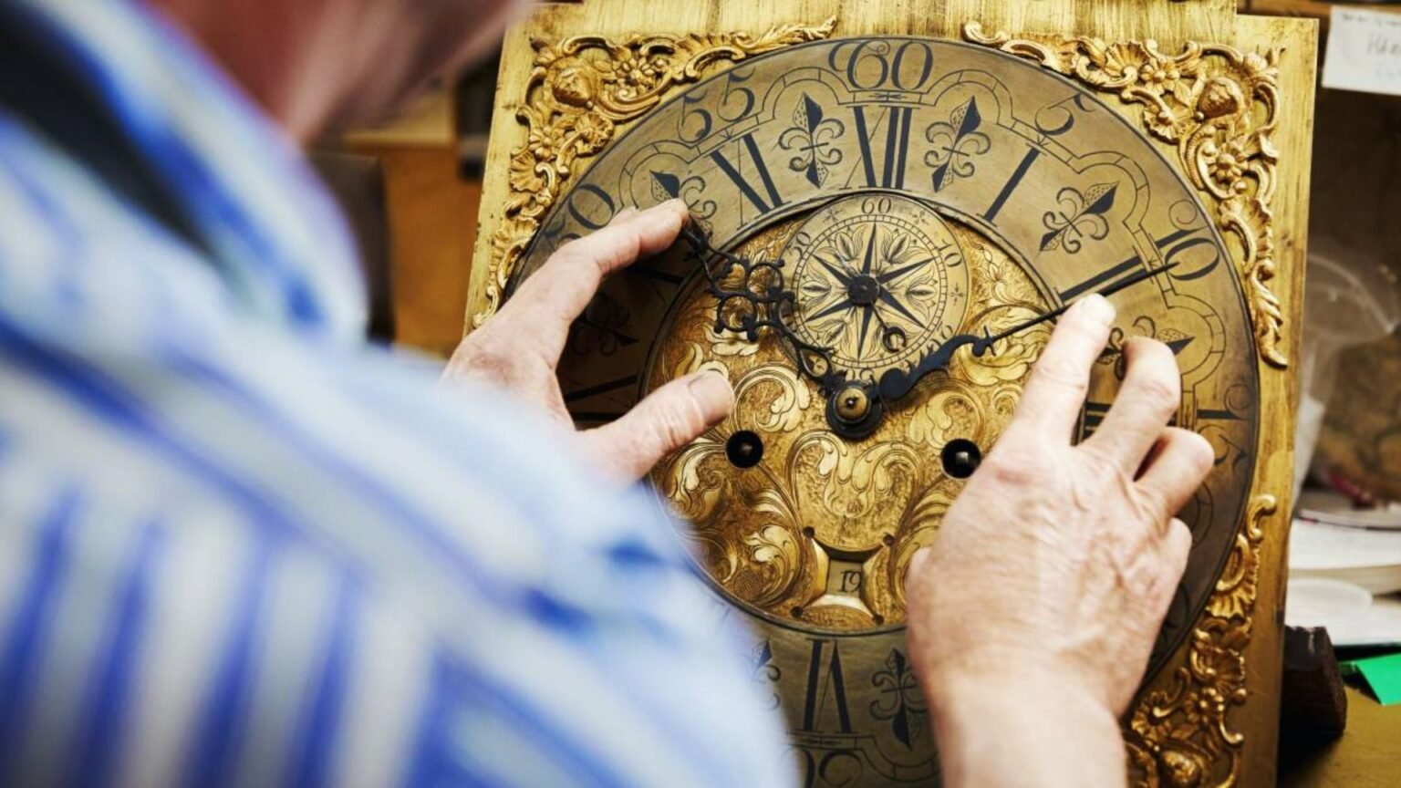 How to Repair a Broken Clock Mechanism: A Step-by-Step Guide