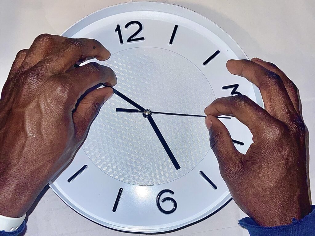 How to Repair a Broken Clock Mechanism: A Step-by-Step Guide